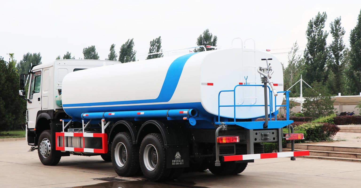 Sinotruk Howo T7s 6x4 Water Tanker